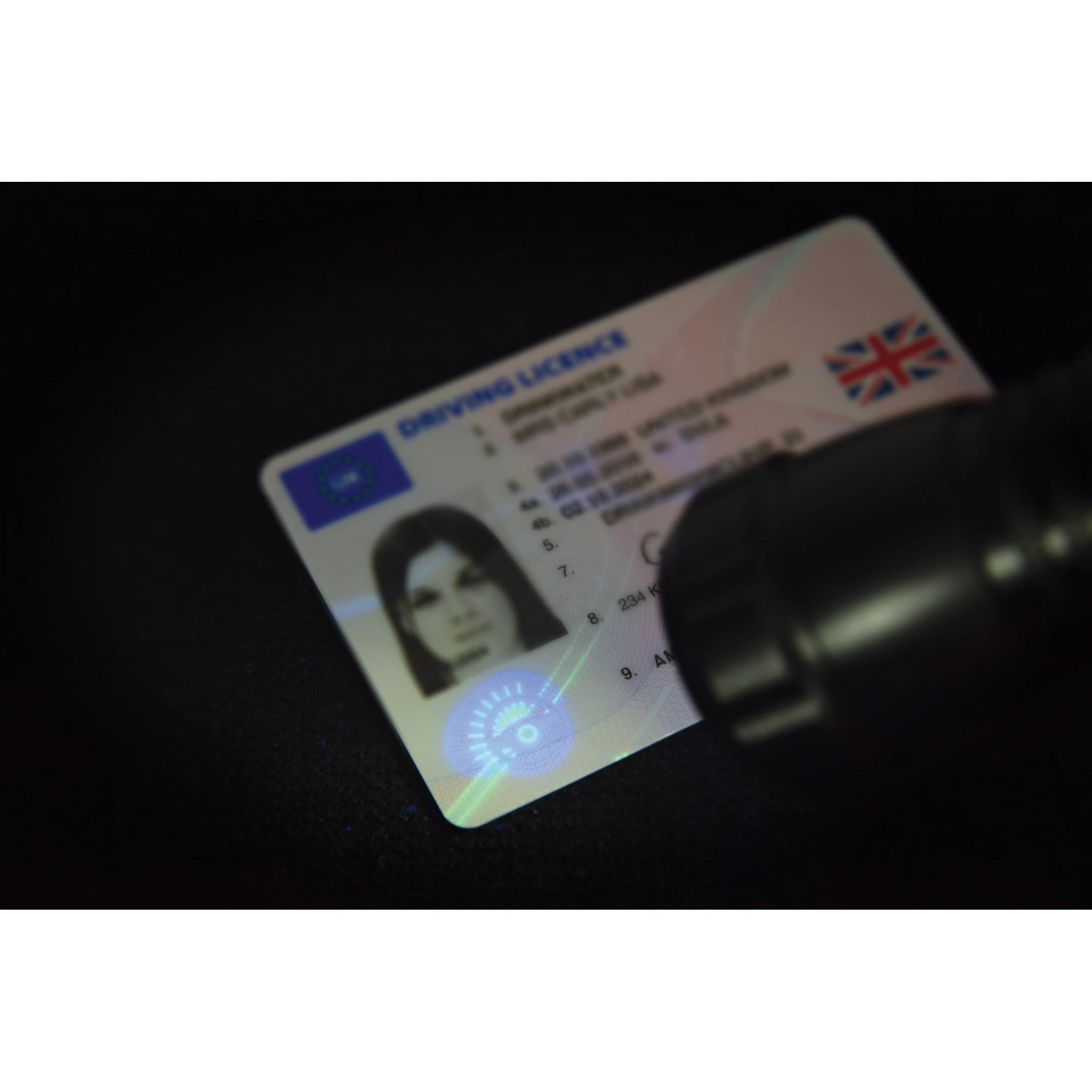 9 LED UV Torch / Bank Note Checker